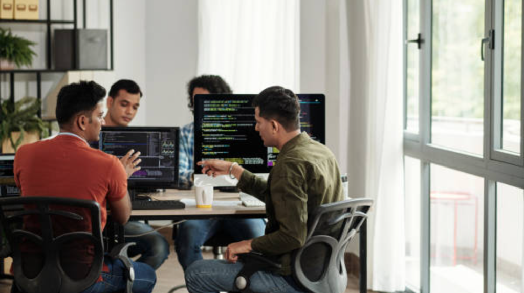 NOC vs Help Desk: What's the Difference?